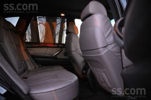 Melns BMW X5 2005 Rīga, ar dzinēja tilpumu 3.00 L un nobraukumu 302 tūkst. km par 8990 €, foto 28 vietnē AUTOMOTO.COM.LV