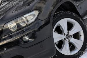Black BMW X5 2005 in Riga, with an engine capacity of 3.00 L and mileage of 0 thousand km for 5495 €, photo 2 on AUTOMOTO.COM.LV