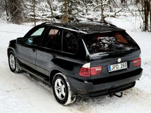 Black BMW X5 2005 in Vilnius, with an engine capacity of 3.00 L and mileage of 299 thousand km for 4000 €, photo 4 on AUTOMOTO.COM.LV