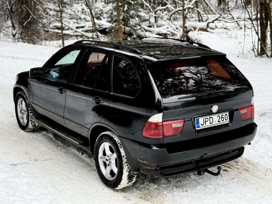 Black BMW X5 2005 in Vilnius, with an engine capacity of 3.00 L and mileage of 299 thousand km for 4000 €, photo 4 on AUTOMOTO.COM.LV