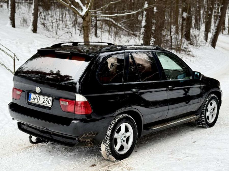 Black BMW X5 2005 in Vilnius, with an engine capacity of 3.00 L and mileage of 299 thousand km for 4000 €, photo 5 on AUTOMOTO.COM.LV