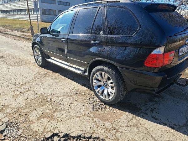 Melns BMW X5 2005 Viļņa, ar dzinēja tilpumu 3.00 L un nobraukumu 397 tūkst. km par 5700 €, foto 3 vietnē AUTOMOTO.COM.LV
