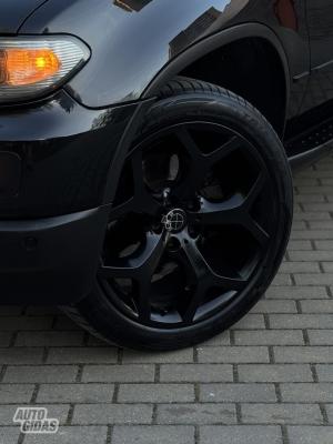 Black BMW X5 2005 in Kaunas, with an engine capacity of 3.00 L and mileage of 222 thousand km for 5000 €, photo 17 on AUTOMOTO.COM.LV