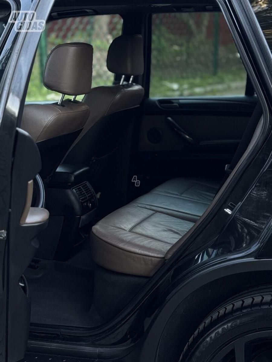Black BMW X5 2005 in Kaunas, with an engine capacity of 3.00 L and mileage of 222 thousand km for 5000 €, photo 23 on AUTOMOTO.COM.LV