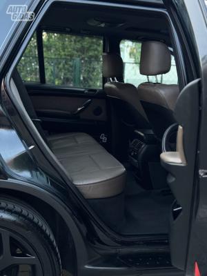 Black BMW X5 2005 in Kaunas, with an engine capacity of 3.00 L and mileage of 222 thousand km for 5000 €, photo 26 on AUTOMOTO.COM.LV
