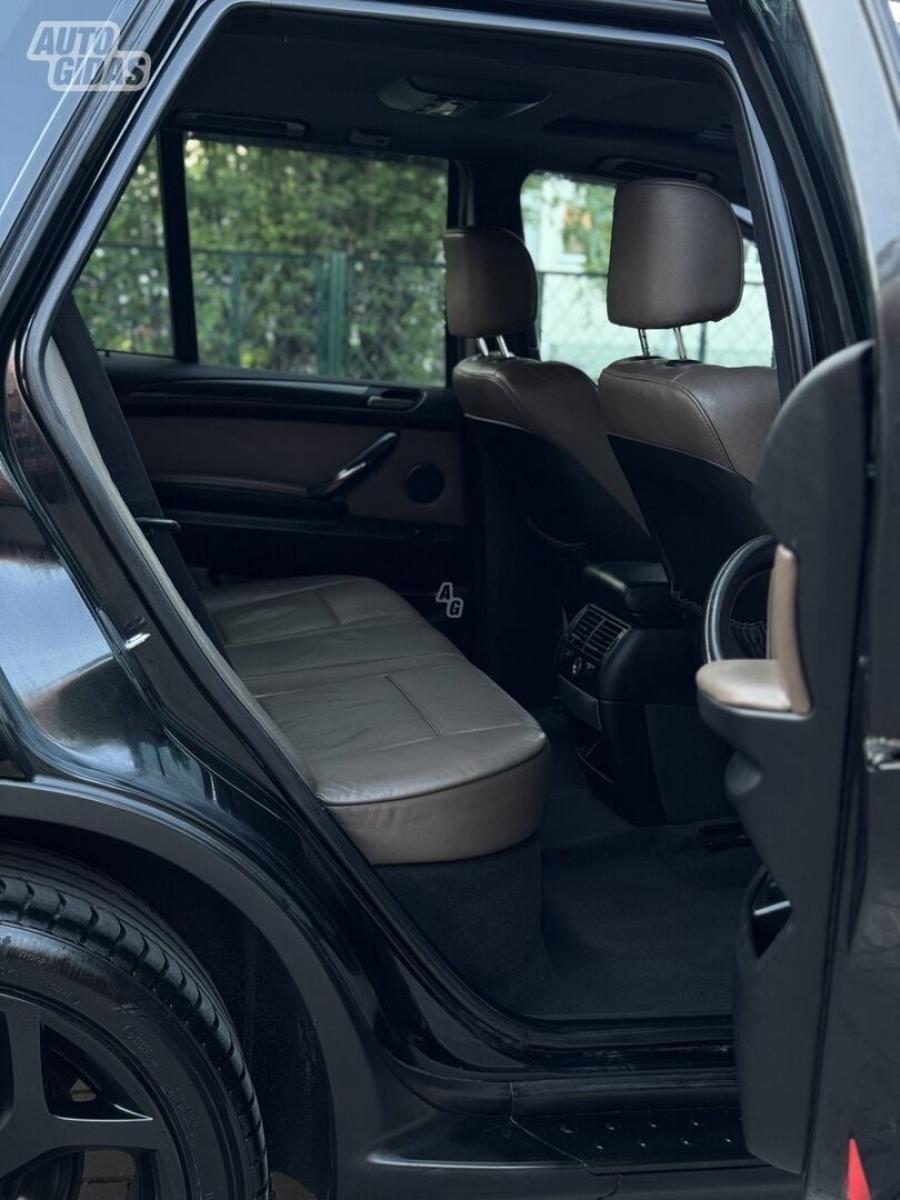 Black BMW X5 2005 in Kaunas, with an engine capacity of 3.00 L and mileage of 222 thousand km for 5000 €, photo 26 on AUTOMOTO.COM.LV