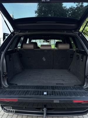 Black BMW X5 2005 in Kaunas, with an engine capacity of 3.00 L and mileage of 222 thousand km for 5000 €, photo 27 on AUTOMOTO.COM.LV