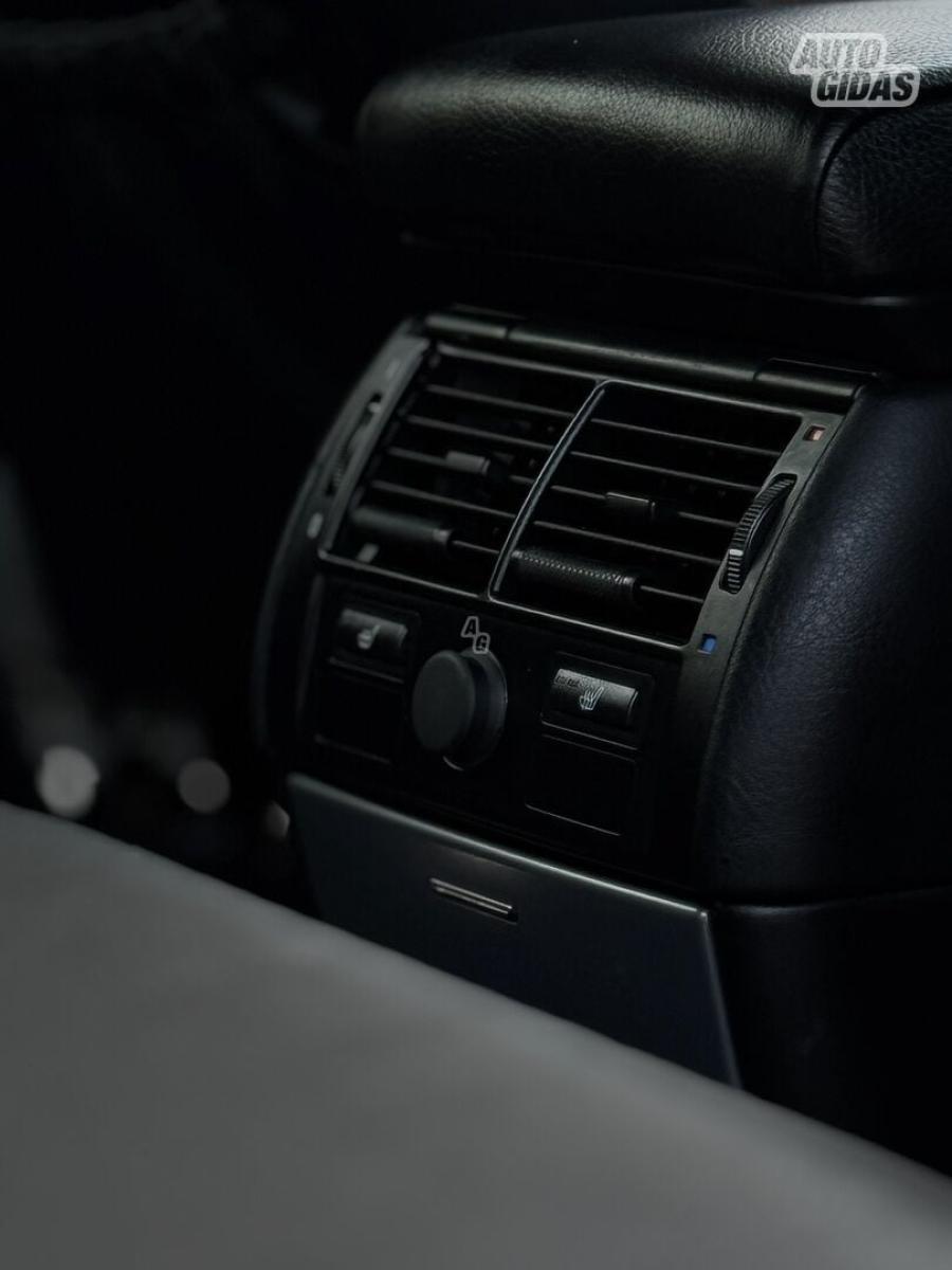 Black BMW X5 2005 in Kaunas, with an engine capacity of 3.00 L and mileage of 222 thousand km for 5000 €, photo 29 on AUTOMOTO.COM.LV