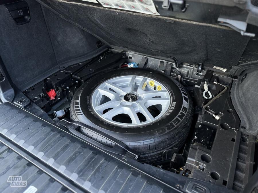 Black BMW X5 2005 in Kaunas, with an engine capacity of 3.00 L and mileage of 222 thousand km for 5000 €, photo 34 on AUTOMOTO.COM.LV