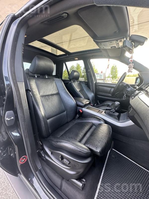Black BMW X5 2005 in Riga, with an engine capacity of 3.00 L and mileage of 0 thousand km for 7000 €, photo 9 on AUTOMOTO.COM.LV