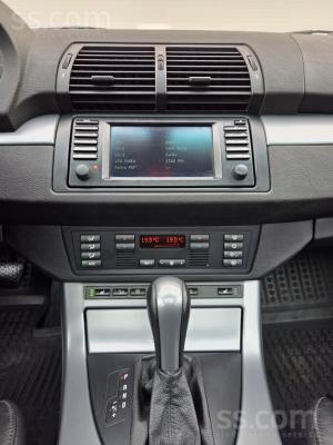 Black BMW X5 2005 in Riga, with an engine capacity of 4.80 L and mileage of 371 thousand km for 8490 €, photo 14 on AUTOMOTO.COM.LV