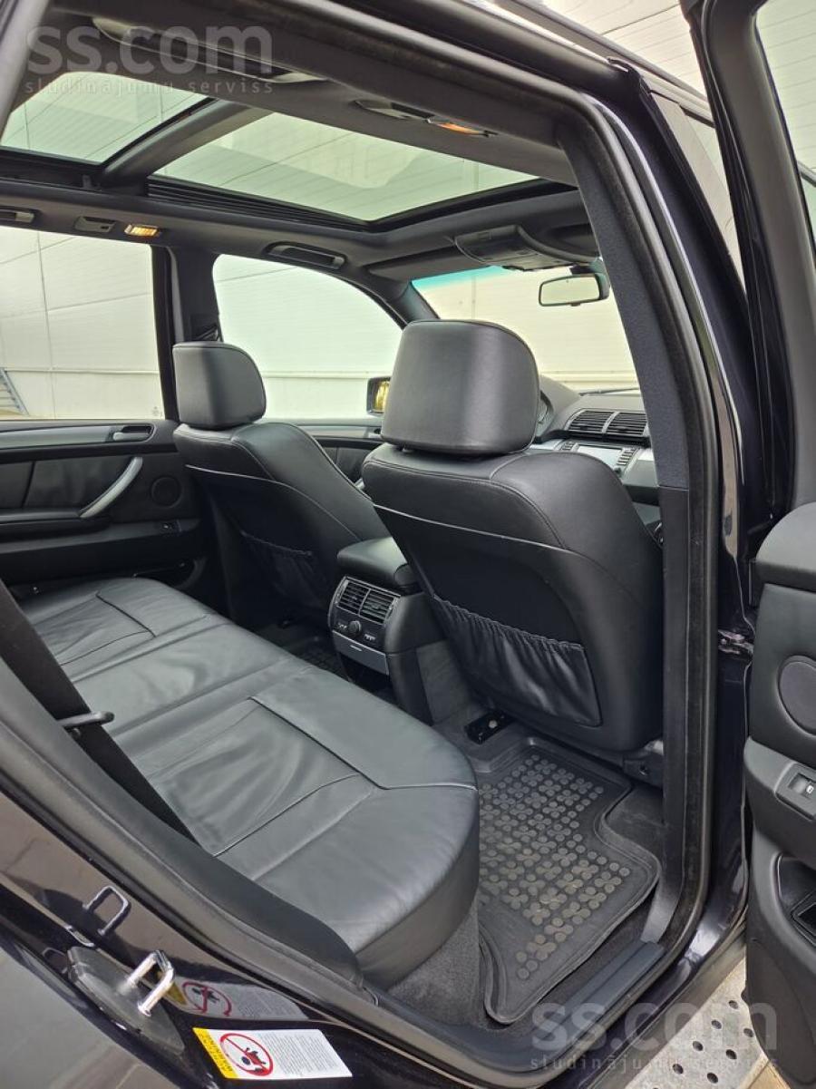 Black BMW X5 2005 in Riga, with an engine capacity of 4.80 L and mileage of 371 thousand km for 8490 €, photo 18 on AUTOMOTO.COM.LV