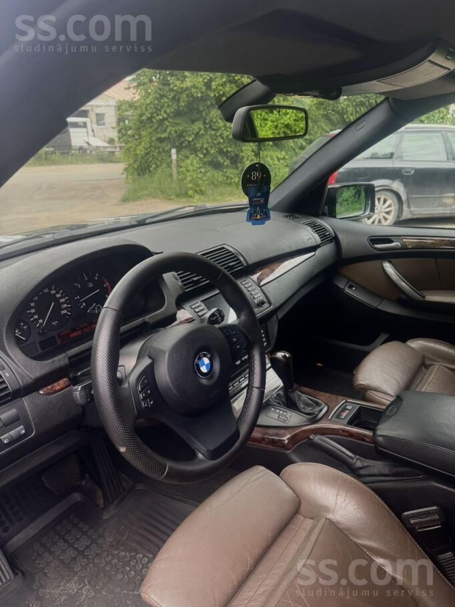 Black BMW X5 2005 in Daugavpils, with an engine capacity of 3.00 L and mileage of 449 thousand km for 5300 €, photo 9 on AUTOMOTO.COM.LV