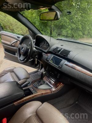 Black BMW X5 2005 in Daugavpils, with an engine capacity of 3.00 L and mileage of 449 thousand km for 5300 €, photo 10 on AUTOMOTO.COM.LV