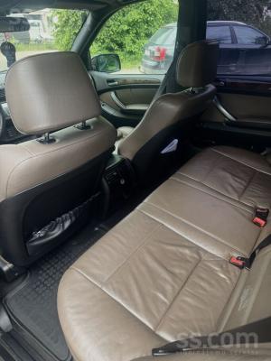 Black BMW X5 2005 in Daugavpils, with an engine capacity of 3.00 L and mileage of 449 thousand km for 5300 €, photo 11 on AUTOMOTO.COM.LV