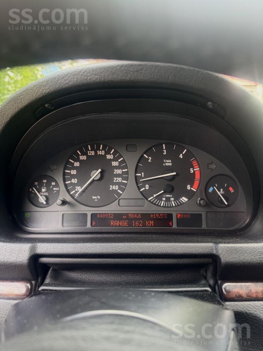 Black BMW X5 2005 in Daugavpils, with an engine capacity of 3.00 L and mileage of 449 thousand km for 5300 €, photo 13 on AUTOMOTO.COM.LV