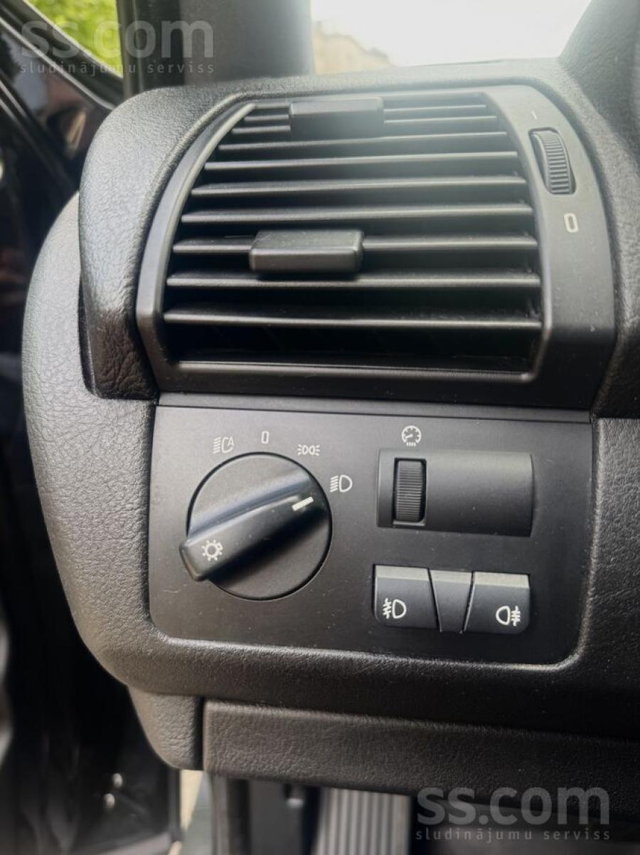 Black BMW X5 2005 in Daugavpils, with an engine capacity of 3.00 L and mileage of 449 thousand km for 5300 €, photo 15 on AUTOMOTO.COM.LV