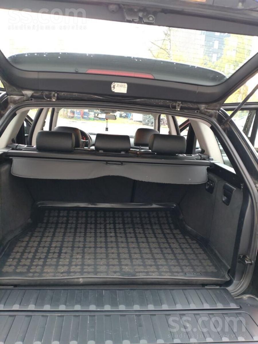 Black BMW X5 2005 in Riga, with an engine capacity of 3.00 L and mileage of 384 thousand km for 4800 €, photo 11 on AUTOMOTO.COM.LV