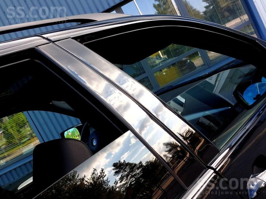 Black BMW X5 2005 in Riga, with an engine capacity of 3.00 L and mileage of 268 thousand km for 7770 €, photo 13 on AUTOMOTO.COM.LV