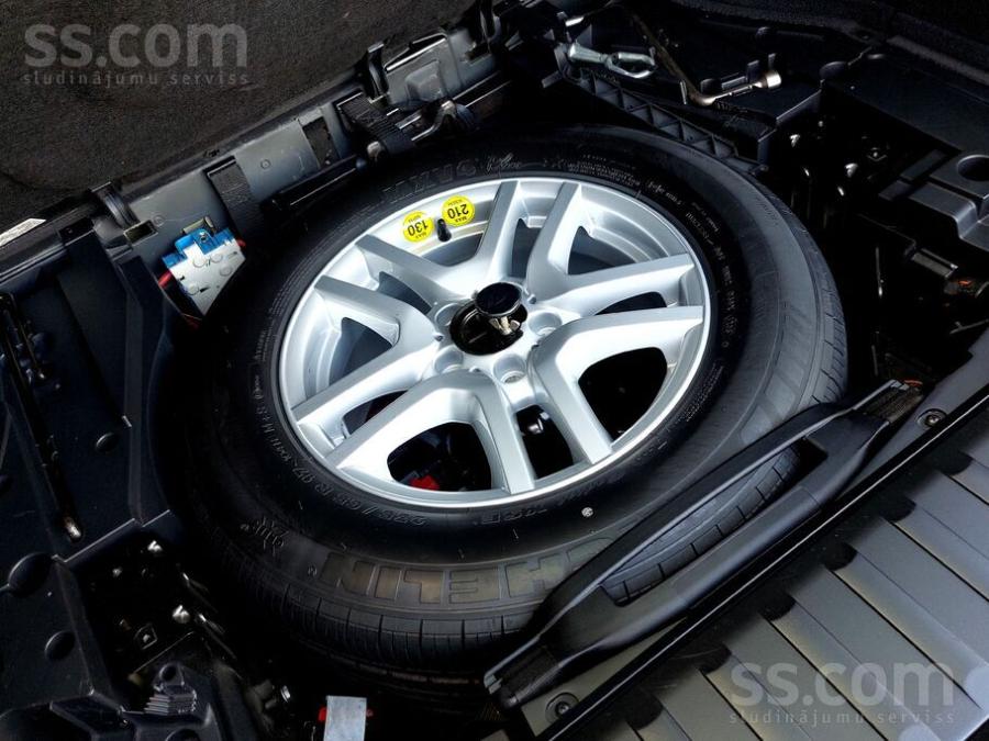 Black BMW X5 2005 in Riga, with an engine capacity of 3.00 L and mileage of 268 thousand km for 7770 €, photo 19 on AUTOMOTO.COM.LV