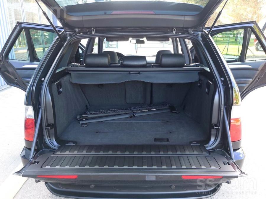 Black BMW X5 2005 in Riga, with an engine capacity of 3.00 L and mileage of 268 thousand km for 7770 €, photo 22 on AUTOMOTO.COM.LV