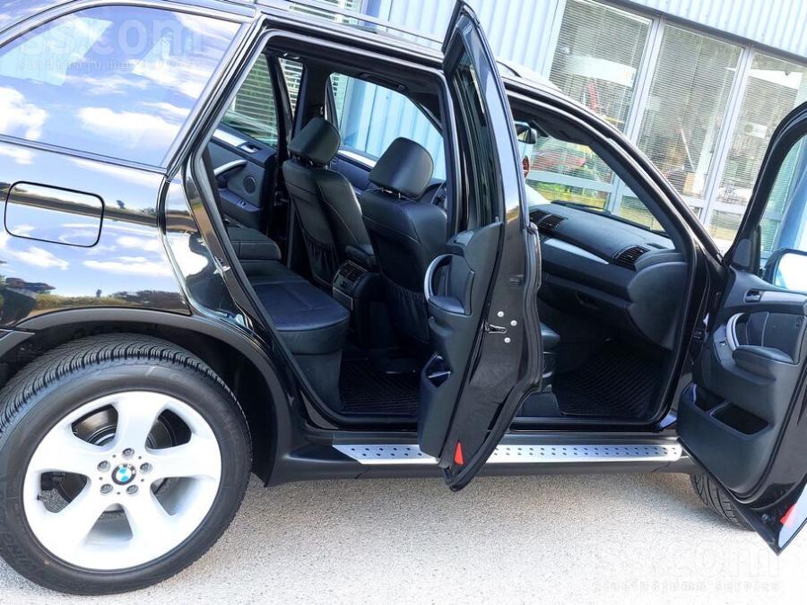 Black BMW X5 2005 in Riga, with an engine capacity of 3.00 L and mileage of 268 thousand km for 7770 €, photo 32 on AUTOMOTO.COM.LV