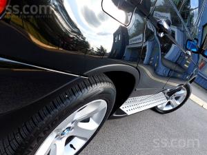 Black BMW X5 2005 in Riga, with an engine capacity of 3.00 L and mileage of 268 thousand km for 7770 €, photo 34 on AUTOMOTO.COM.LV