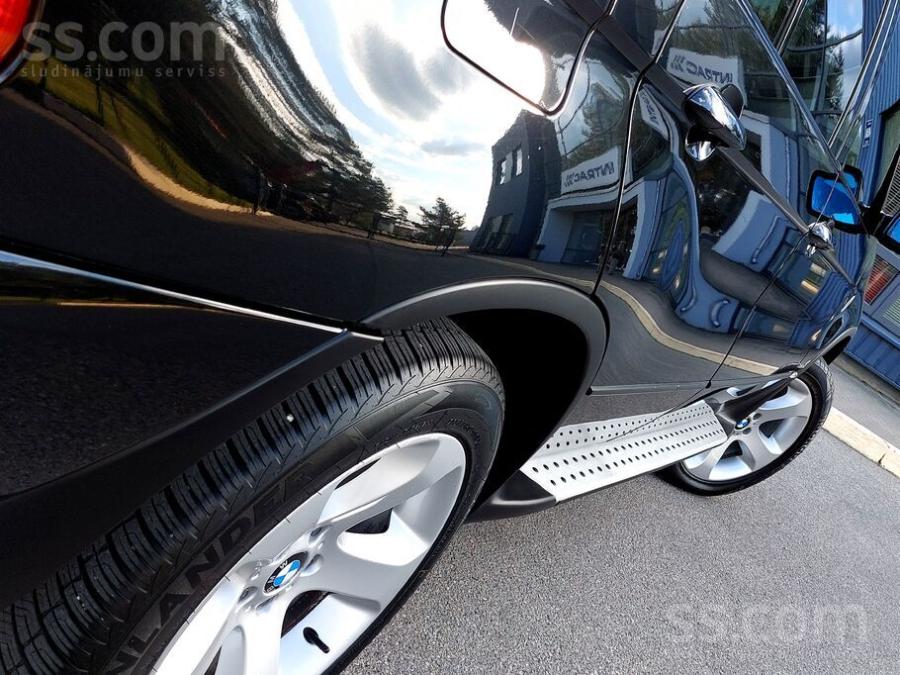 Black BMW X5 2005 in Riga, with an engine capacity of 3.00 L and mileage of 268 thousand km for 7770 €, photo 34 on AUTOMOTO.COM.LV