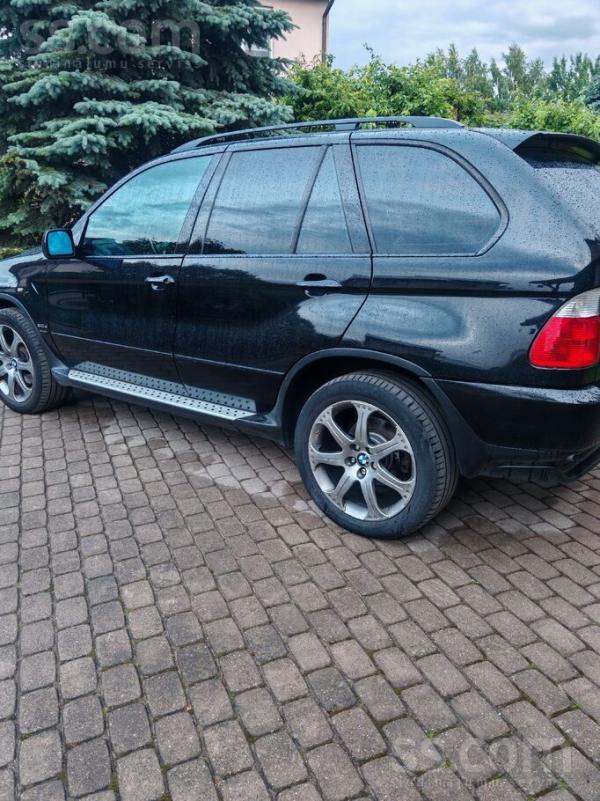 Black BMW X5 2005 in Riga, with an engine capacity of 3.00 L and mileage of 312 thousand km for 8500 €, photo 3 on AUTOMOTO.COM.LV