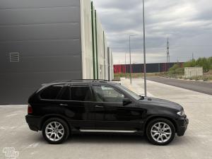 Black BMW X5 2005 in Kaunas, with an engine capacity of 3.00 L and mileage of 352 thousand km for 4450 €, photo 4 on AUTOMOTO.COM.LV