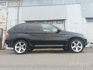 Black BMW X5 2005 in Riga, with an engine capacity of 3.00 L and mileage of 310 thousand km for 5900 €, photo 5 on AUTOMOTO.COM.LV