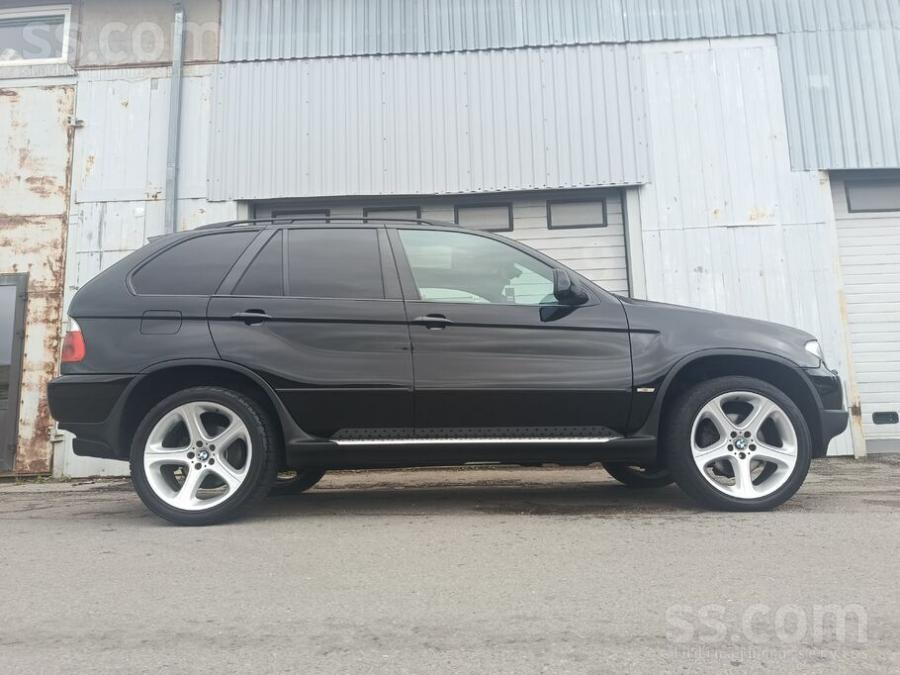 Black BMW X5 2005 in Riga, with an engine capacity of 3.00 L and mileage of 310 thousand km for 5900 €, photo 5 on AUTOMOTO.COM.LV