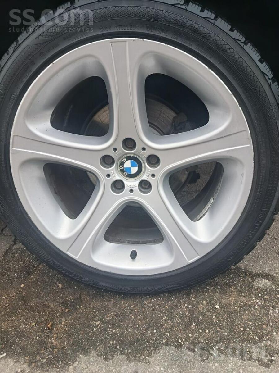Black BMW X5 2005 in Riga, with an engine capacity of 3.00 L and mileage of 310 thousand km for 5900 €, photo 12 on AUTOMOTO.COM.LV