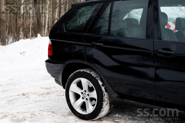 Black BMW X5 2005 in Riga, with an engine capacity of 3.00 L and mileage of 333 thousand km for 6700 €, photo 8 on AUTOMOTO.COM.LV