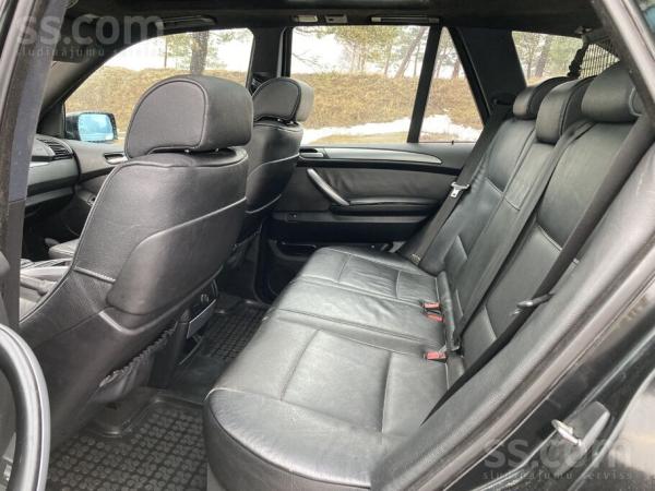 Black BMW X5 2005 in Liepaja, with an engine capacity of 3.00 L and mileage of 416 thousand km for 4300 €, photo 9 on AUTOMOTO.COM.LV