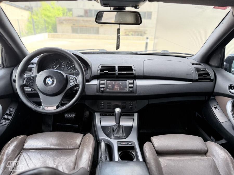 Black BMW X5 2005 in Vilnius, with an engine capacity of 3.00 L and mileage of 315 thousand km for 4300 €, photo 9 on AUTOMOTO.COM.LV