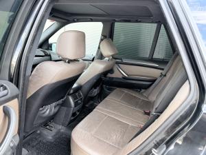 Black BMW X5 2005 in Vilnius, with an engine capacity of 3.00 L and mileage of 315 thousand km for 4300 €, photo 10 on AUTOMOTO.COM.LV