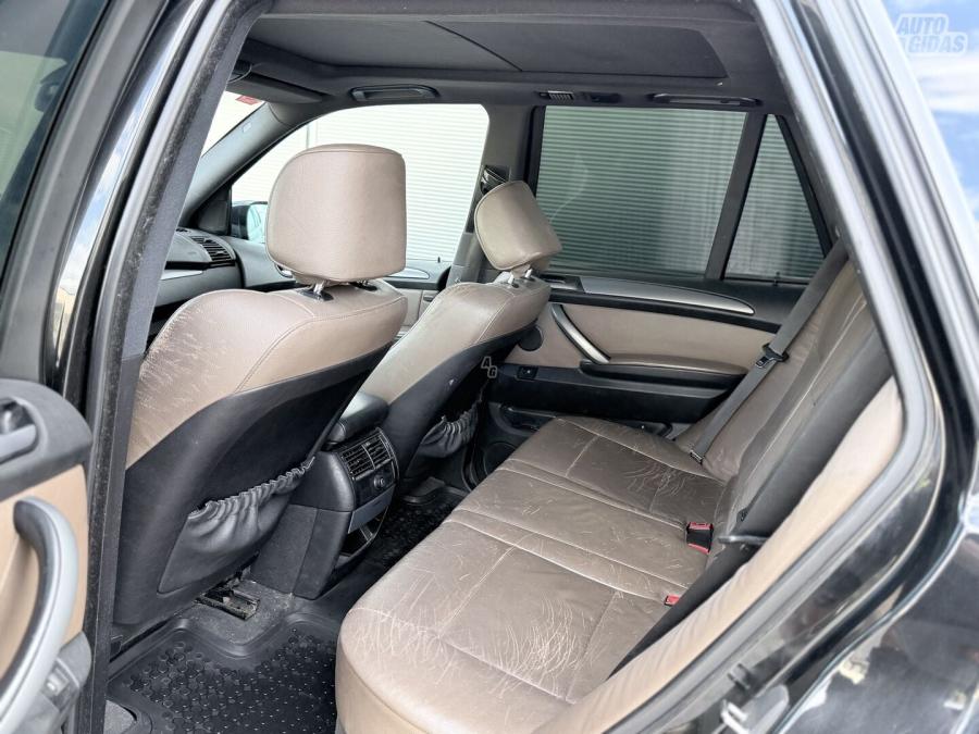 Black BMW X5 2005 in Vilnius, with an engine capacity of 3.00 L and mileage of 315 thousand km for 4300 €, photo 10 on AUTOMOTO.COM.LV