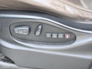 Black BMW X5 2005 in Vilnius, with an engine capacity of 3.00 L and mileage of 315 thousand km for 4300 €, photo 13 on AUTOMOTO.COM.LV