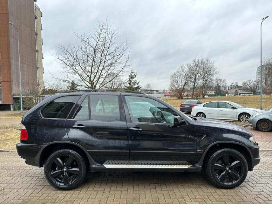 Black BMW X5 2005 in Riga, with an engine capacity of 3.00 L and mileage of 273 thousand km for 3990 €, photo 9 on AUTOMOTO.COM.LV