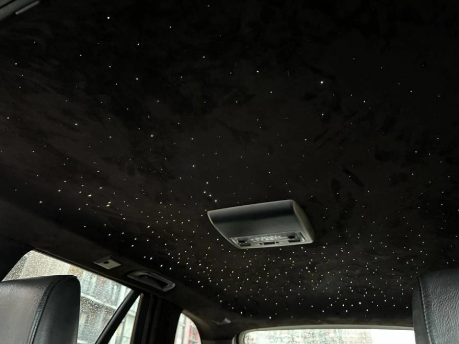 Black BMW X5 2005 in Riga, with an engine capacity of 3.00 L and mileage of 273 thousand km for 3990 €, photo 16 on AUTOMOTO.COM.LV