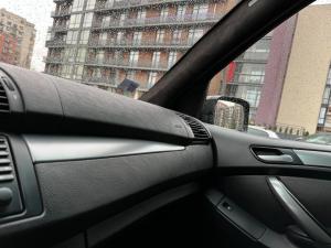 Black BMW X5 2005 in Riga, with an engine capacity of 3.00 L and mileage of 273 thousand km for 3990 €, photo 17 on AUTOMOTO.COM.LV