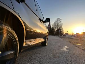 Black BMW X5 2005 in Riga, with an engine capacity of 3.00 L and mileage of 273 thousand km for 3990 €, photo 28 on AUTOMOTO.COM.LV
