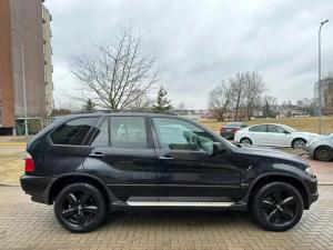 Black BMW X5 2005 in Riga, with an engine capacity of 3.00 L and mileage of 273 thousand km for 3990 €, photo 8 on AUTOMOTO.COM.LV