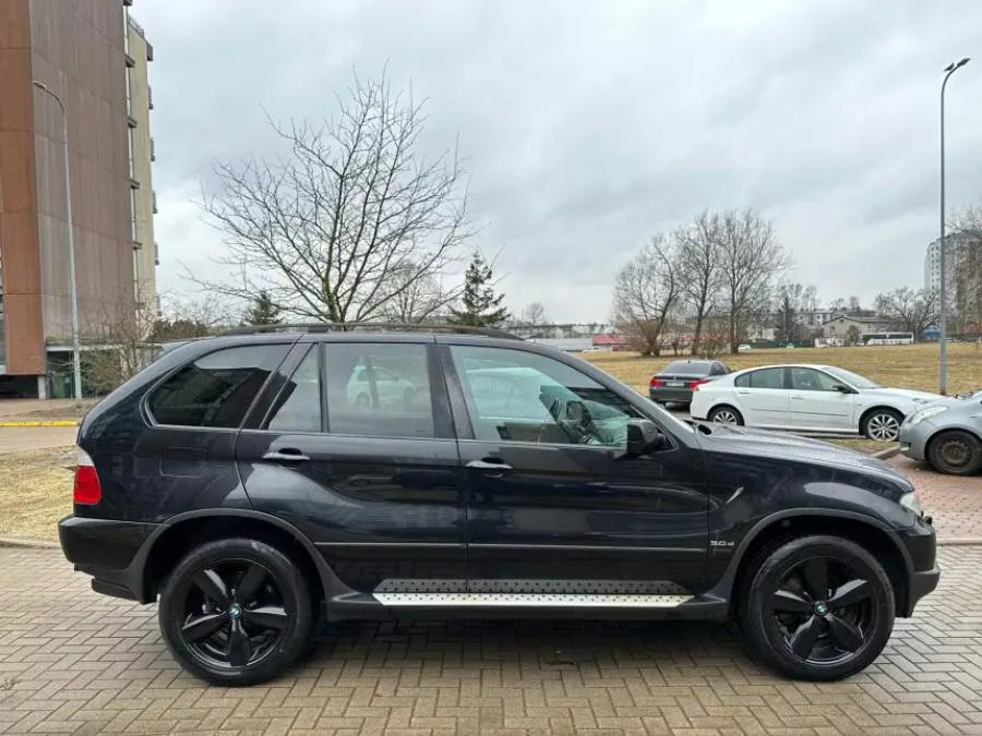 Black BMW X5 2005 in Riga, with an engine capacity of 3.00 L and mileage of 273 thousand km for 3990 €, photo 8 on AUTOMOTO.COM.LV