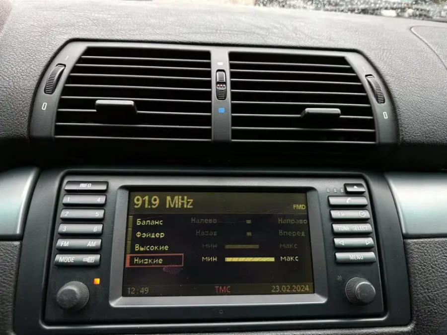 Black BMW X5 2005 in Riga, with an engine capacity of 3.00 L and mileage of 273 thousand km for 3990 €, photo 18 on AUTOMOTO.COM.LV