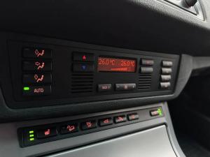 Melns BMW X5 2005 Rīga, ar dzinēja tilpumu 3.00 L un nobraukumu 339 tūkst. km par 4990 €, foto 15 vietnē AUTOMOTO.COM.LV