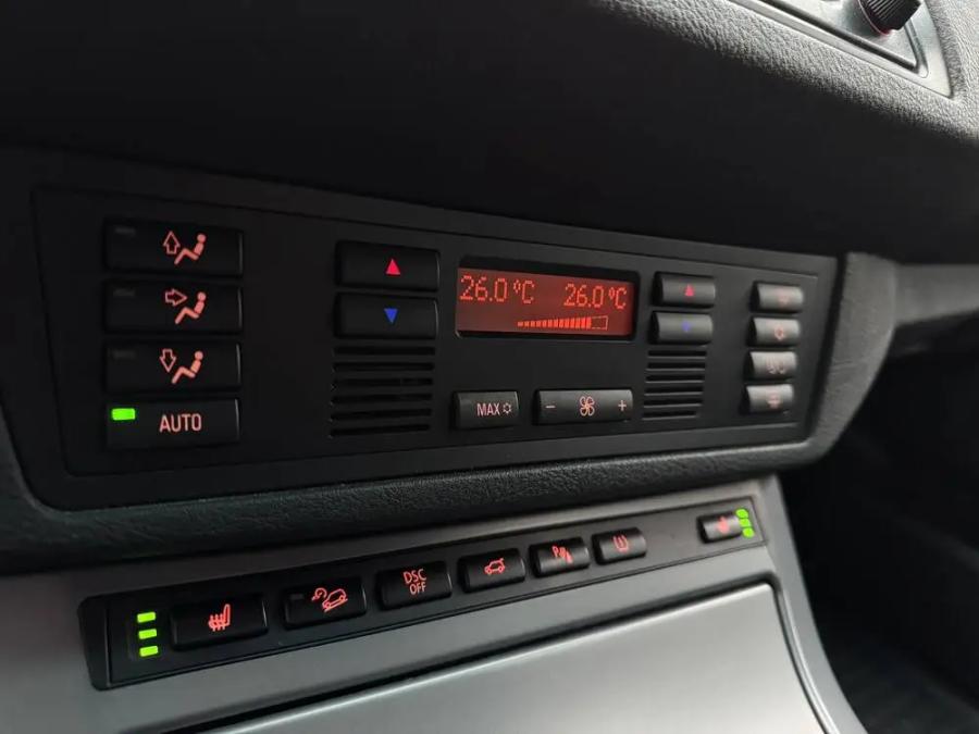 Melns BMW X5 2005 Rīga, ar dzinēja tilpumu 3.00 L un nobraukumu 339 tūkst. km par 4990 €, foto 15 vietnē AUTOMOTO.COM.LV