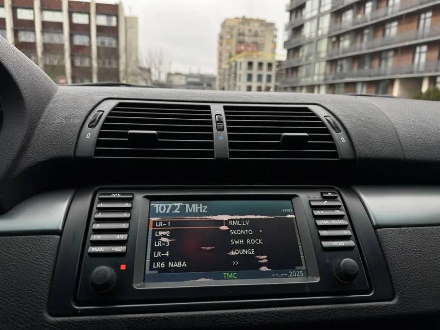 Melns BMW X5 2005 Rīga, ar dzinēja tilpumu 3.00 L un nobraukumu 339 tūkst. km par 4990 €, foto 17 vietnē AUTOMOTO.COM.LV