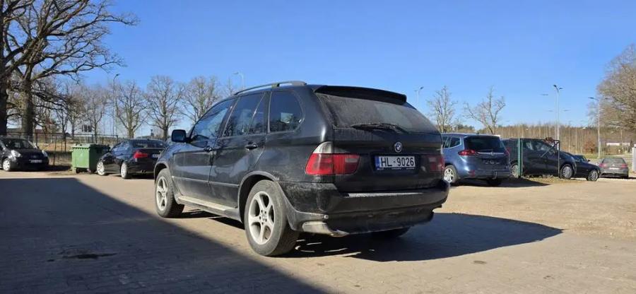 Melns BMW X5 2005 Valmiera, ar dzinēja tilpumu 3.00 L un nobraukumu 322 tūkst. km par 2000 €, foto 5 vietnē AUTOMOTO.COM.LV